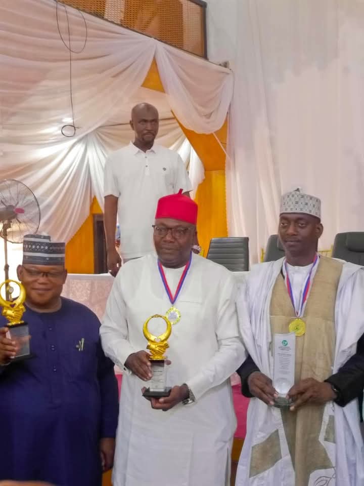 Press Week: Taraba Gov Honoured as Security Man of the Year 2025 - Echo Express